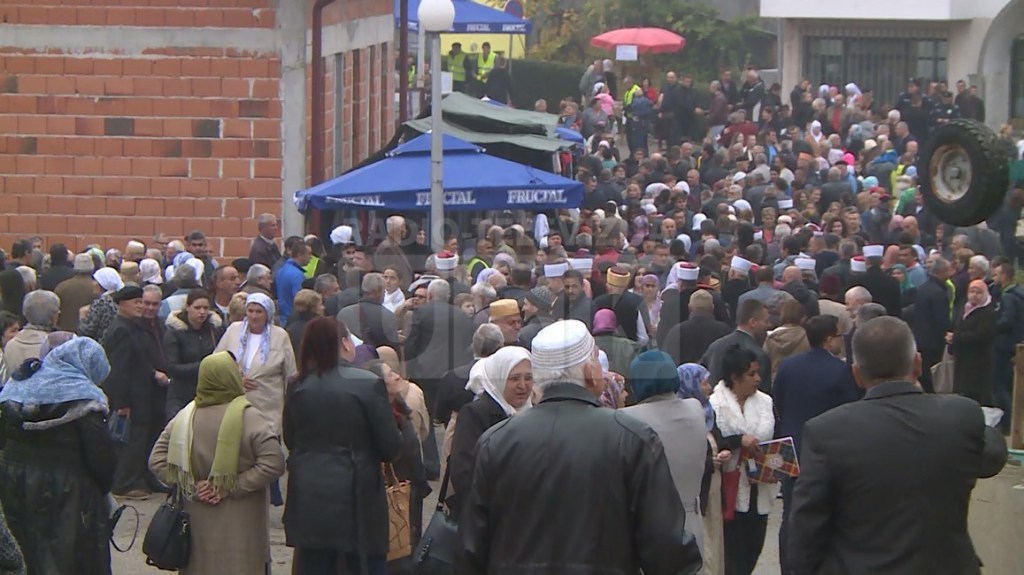 Macanovici.net PEĆIGRAD: Upriličena svečanost temelja nove džamije u ...