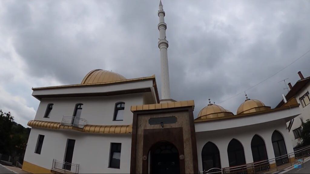 Macanovici.net Otvorena nova džamija u Pećigradu - Macanovici.net